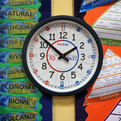 EasyRead Time Teacher Classroom Wall Clock - Past & To - 35cm Diameter ...